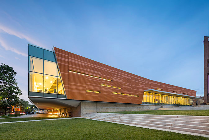 18-Exterior-Facade-From-Plaza-Below(LPL) - Modern Design