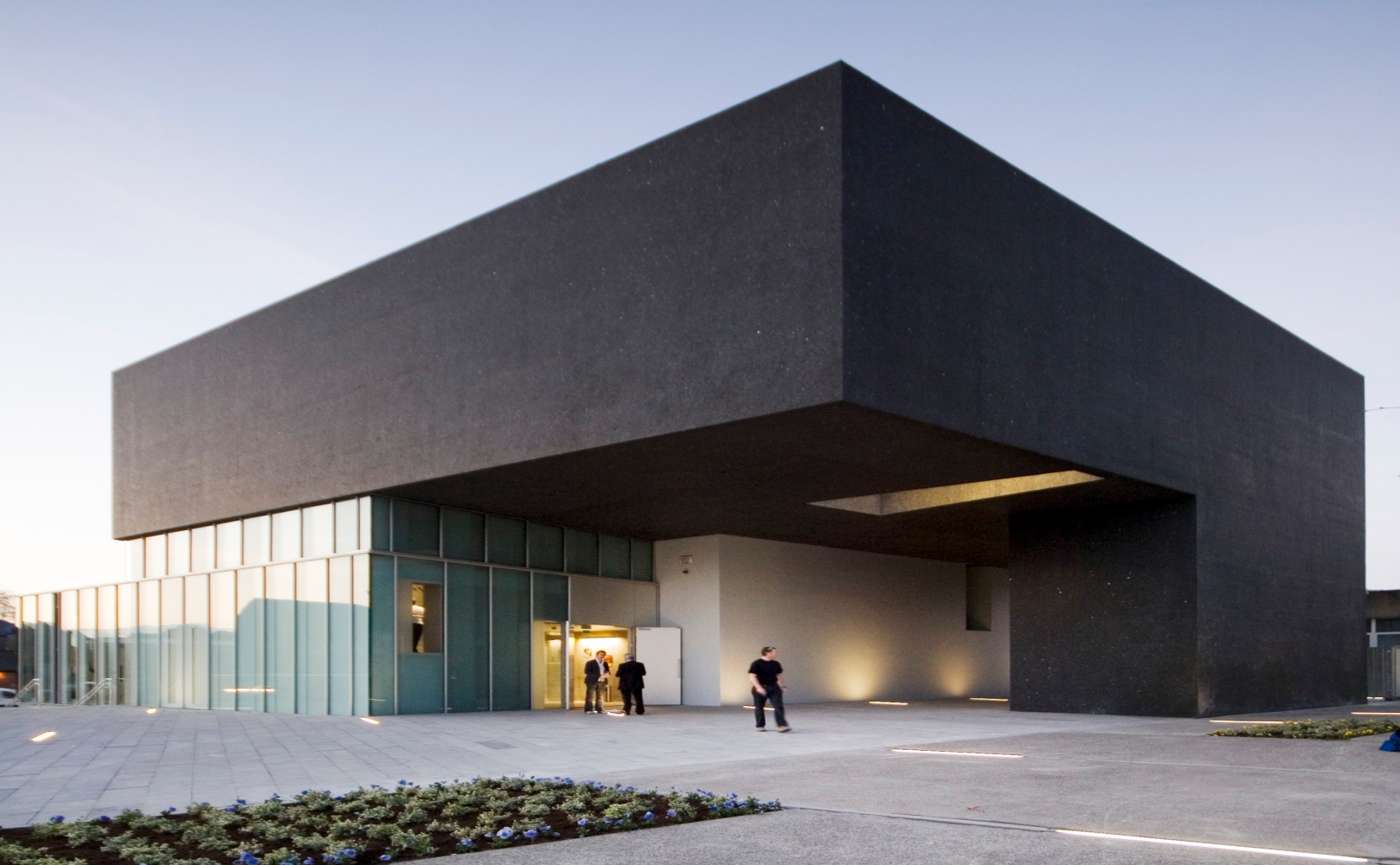 x-RK_Solstice_Arts_Centre_View_of_Main_Entrance_Space - Modern Design